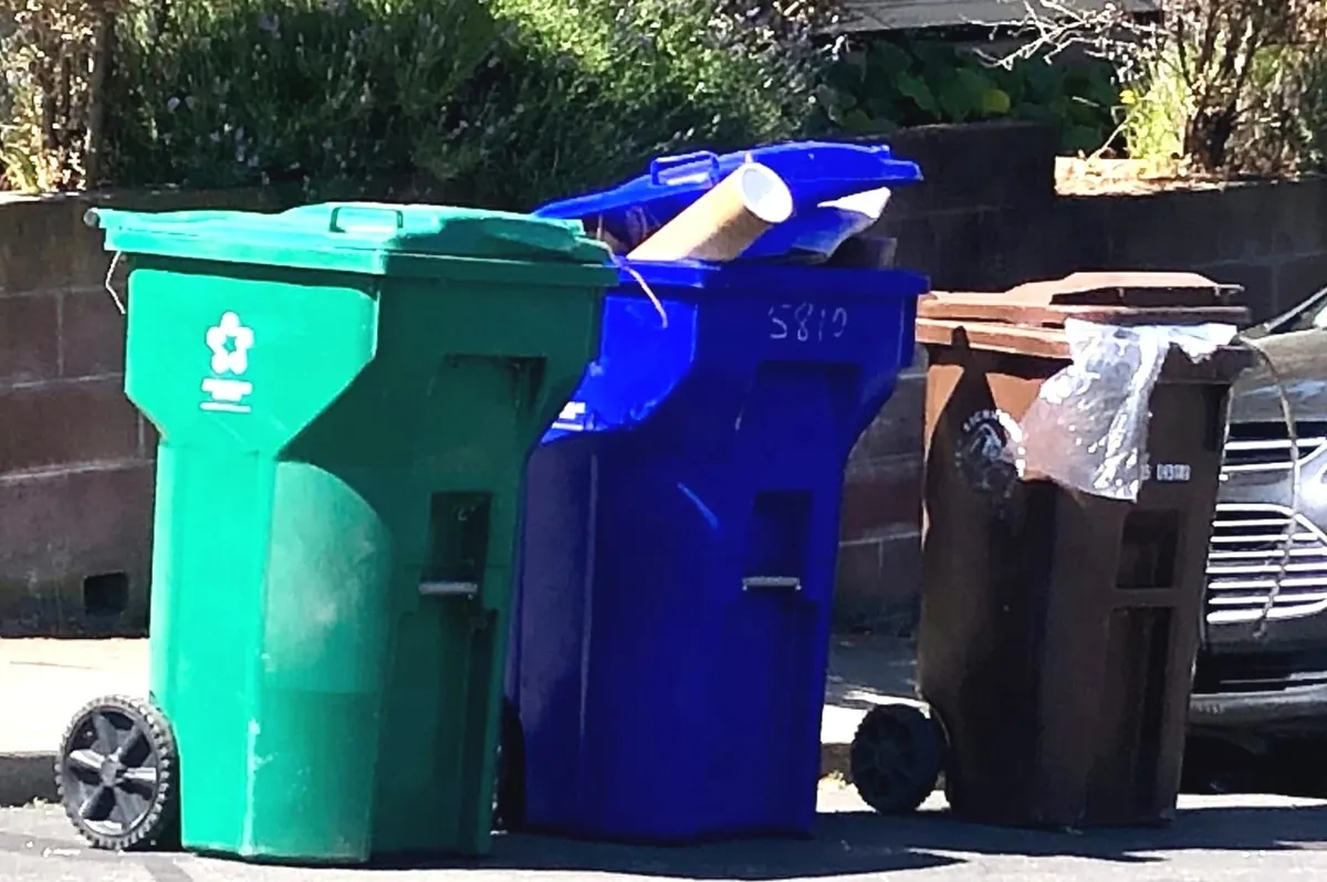 Garbage strike extended